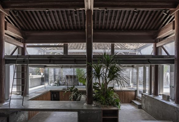 Carrying pole House by Atelier KAI architects - Interior Design ...