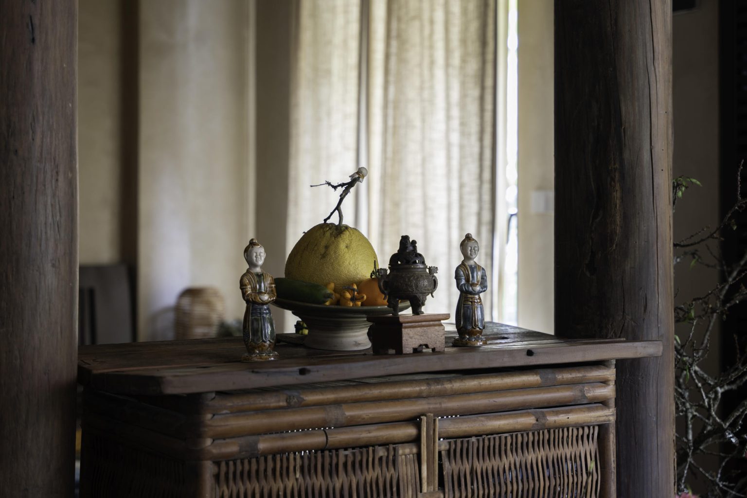 The North Vietnam countryside home inside the city by DTI Design ...