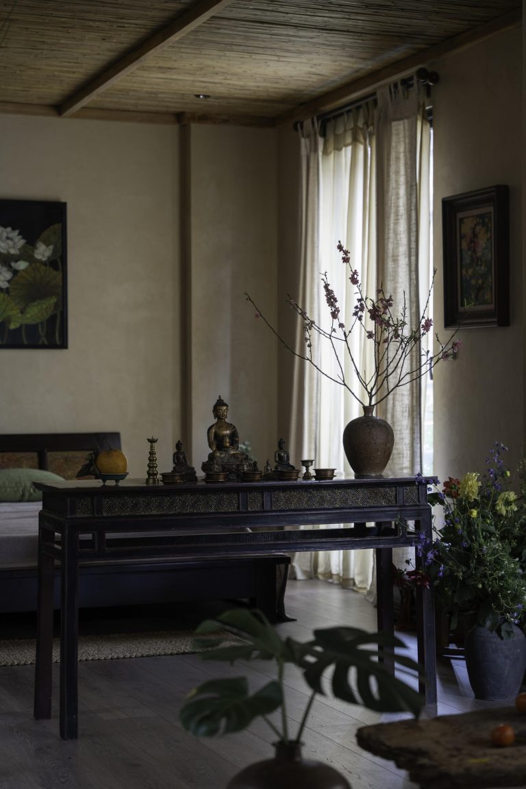 The North Vietnam countryside home inside the city by DTI Design ...