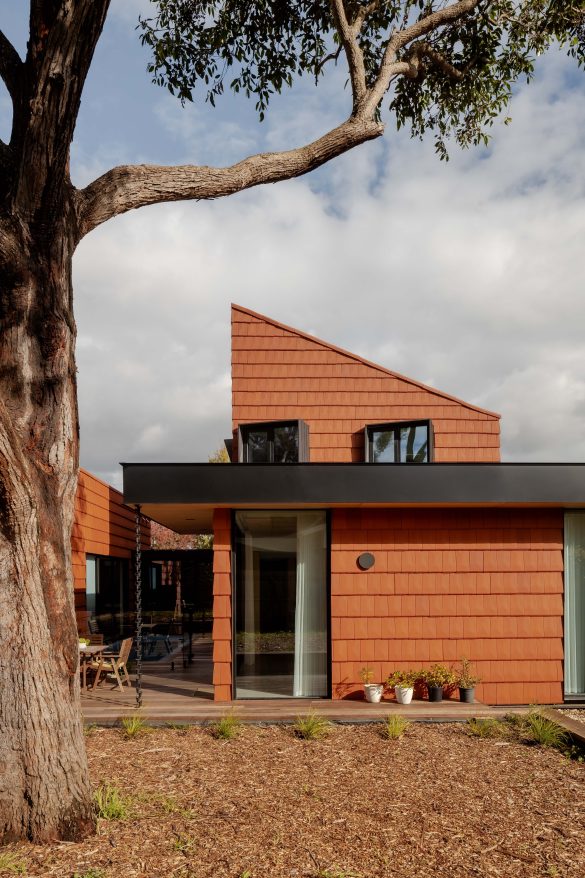 Mahogany House Intergenerational Home by R ARCHITECTURE - Interior ...