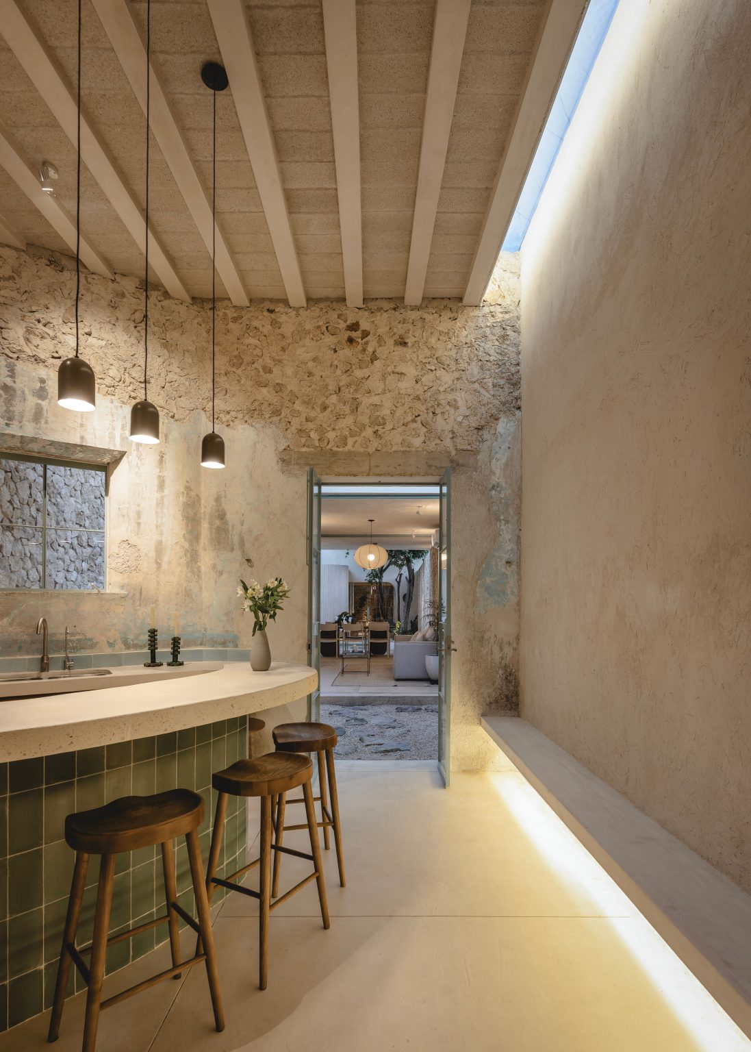 Vistalcielo Transforming a Forgotten Home in Mérida by Veinte Diezz ...