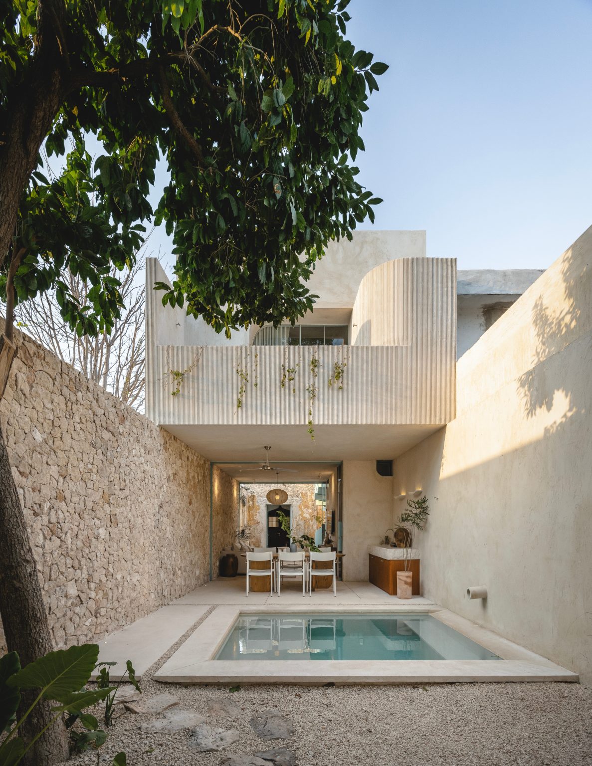 Vistalcielo Transforming a Forgotten Home in Mérida by Veinte Diezz ...