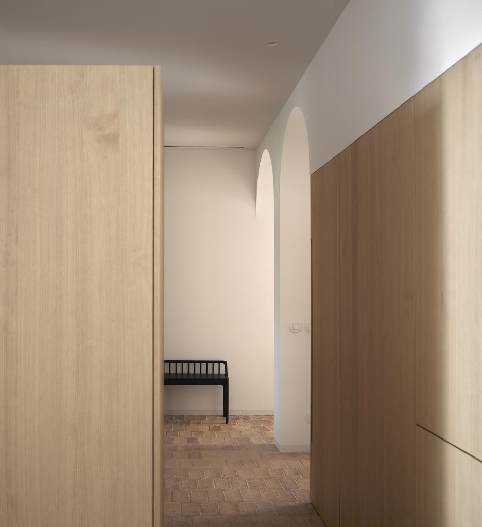 GOB 17 House: Changing "The Big Apple" for the Mediterranean by DG ...